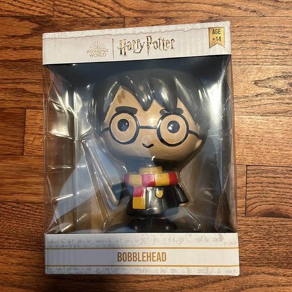 Warner Bros. | Accents | Harry Potter Wizardling World Harry Potter ...